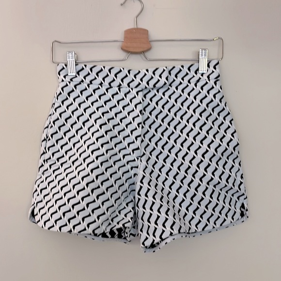 COS | Shorts | Cos Smart Patterned Jacquard Shorts Size 2 Navybluewhite ...